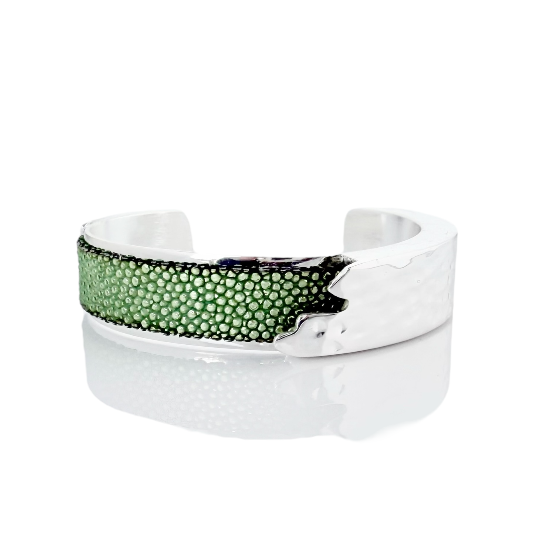 Dallas Stingray .5 Silver - Thistledew – Rustic Cuff