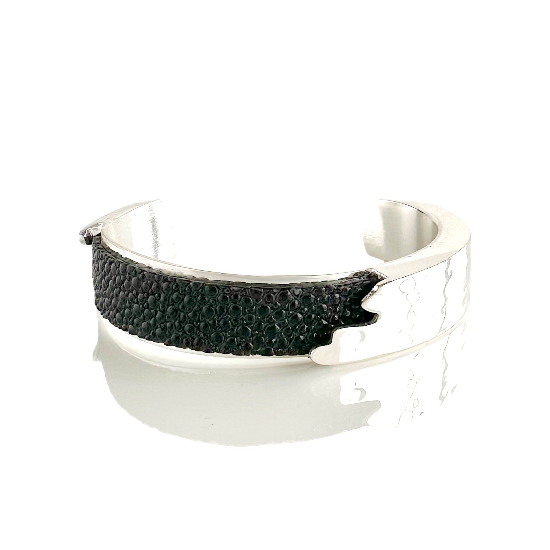 Dallas Stingray .5 Silver - Navy Blue – Rustic Cuff