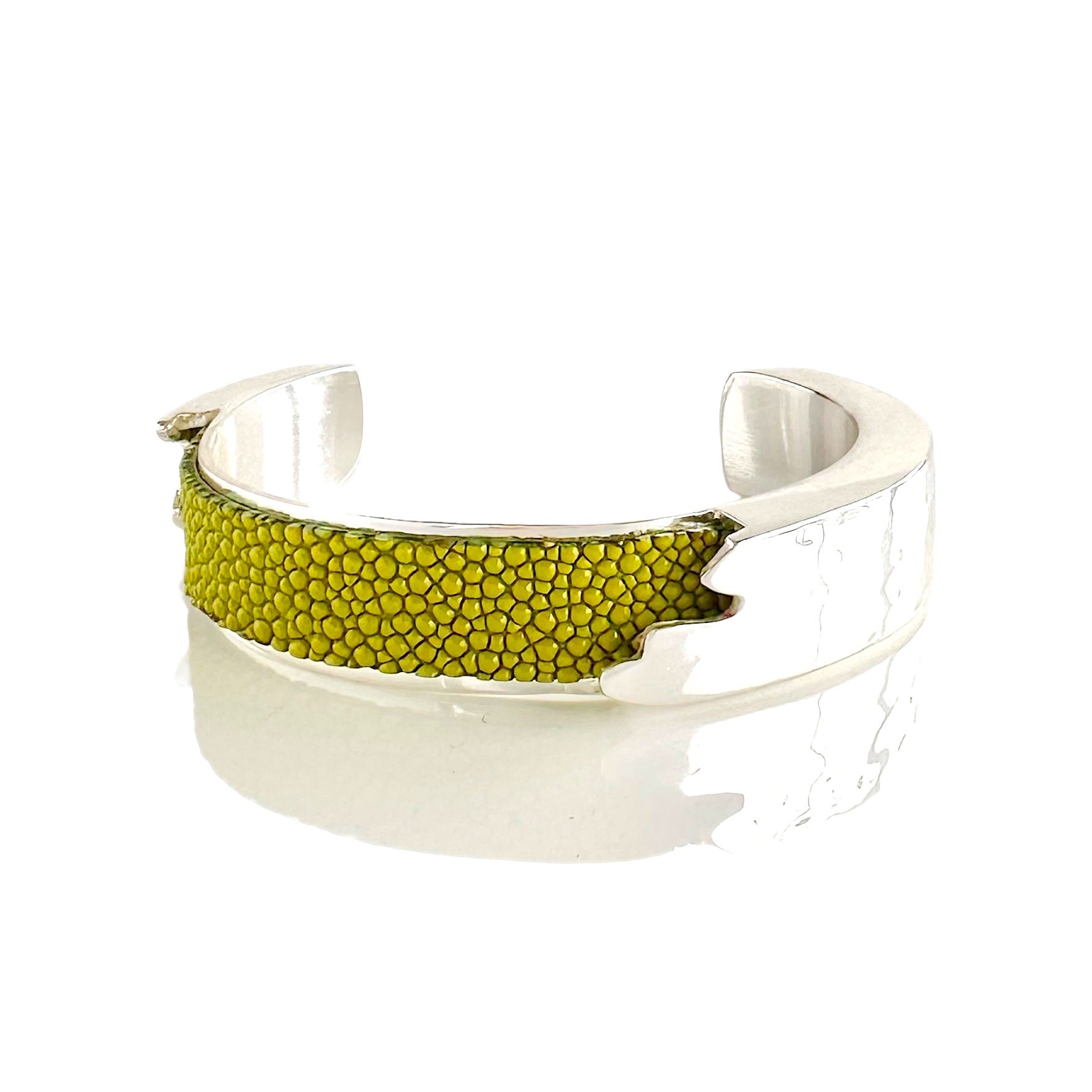 Dallas Stingray .5 Silver - Lime – Rustic Cuff