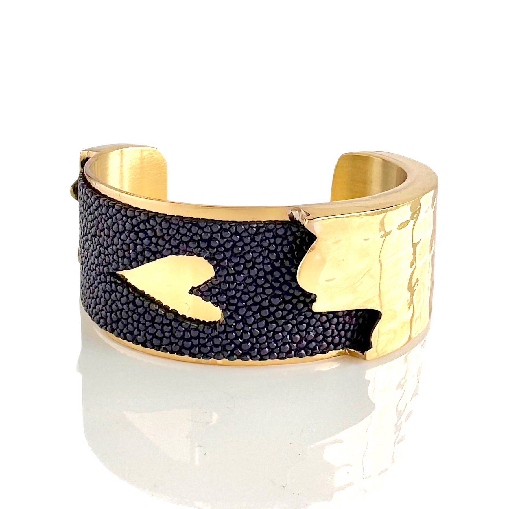 Dallas Stingray Heart 1.0 Gold - Navy Blue – Rustic Cuff