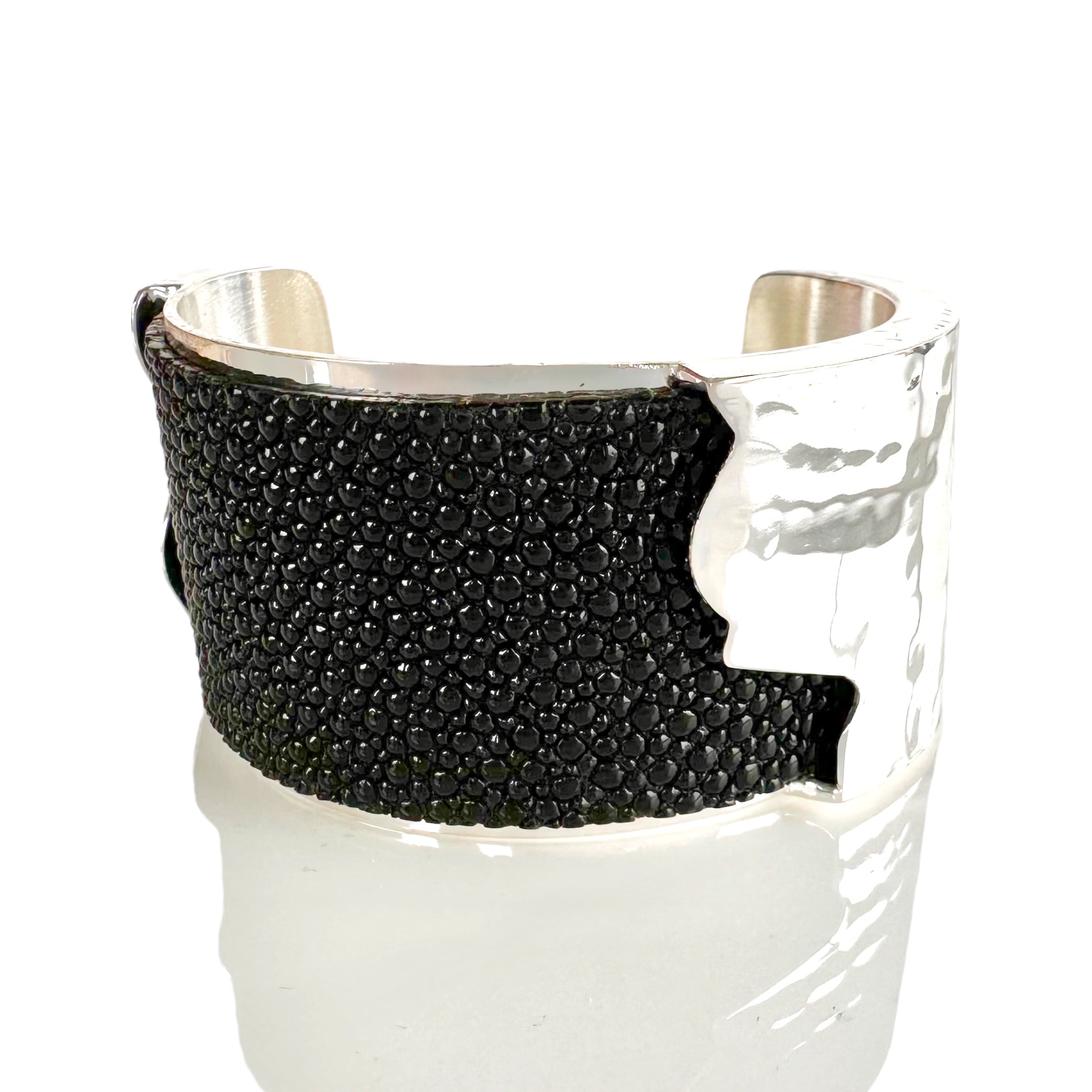 Dallas Stingray 1.5 Silver - Black – Rustic Cuff